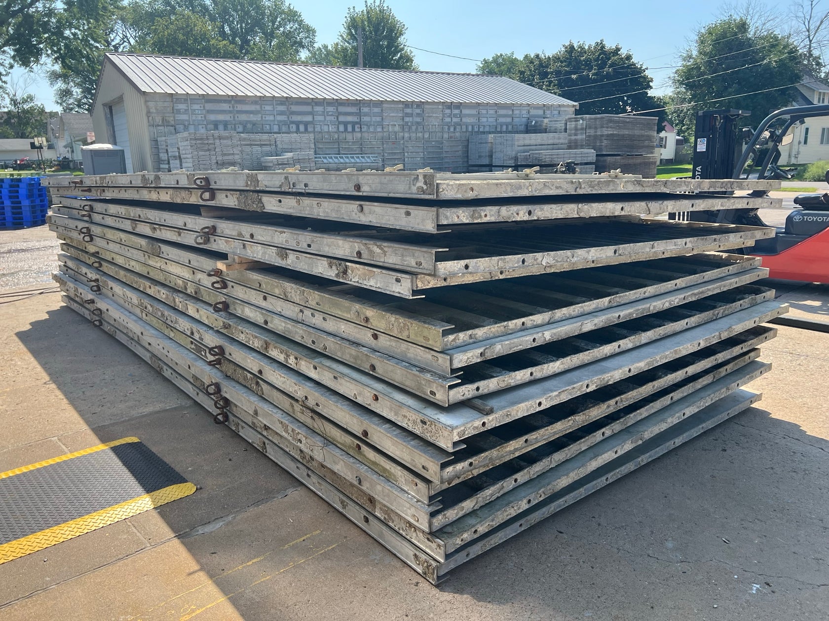 Aluminum Gang Forms – BIC Auctions