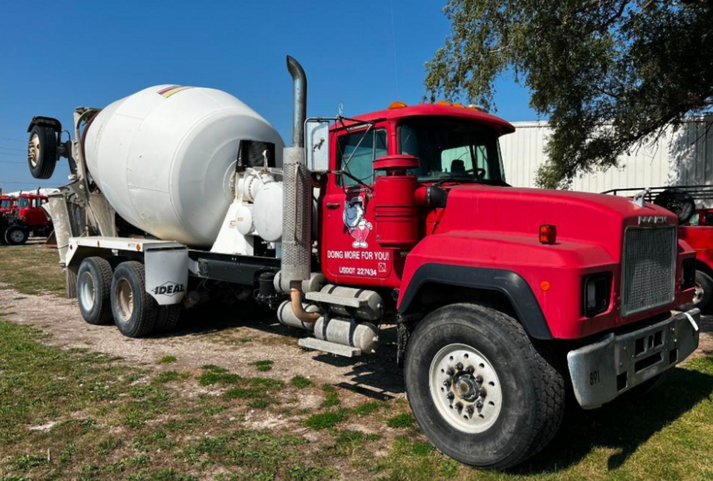 2001 Mack RD690S Concrete Mixer Truck – BIC Auctions